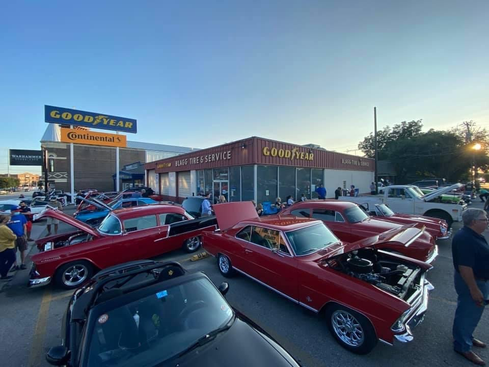 (Dec 27) Grapevine Cruise Night Weekly Car Show | Events | Garaged ...